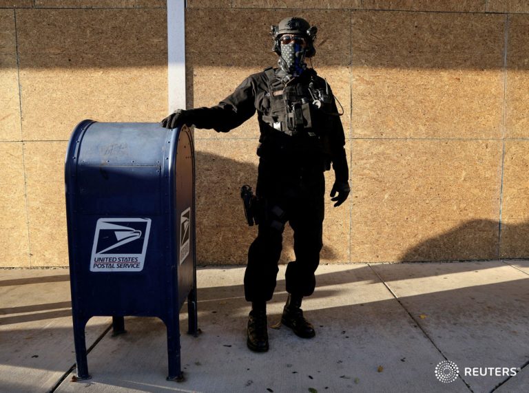 Reuters_Police Unidentified - Reading The Pictures